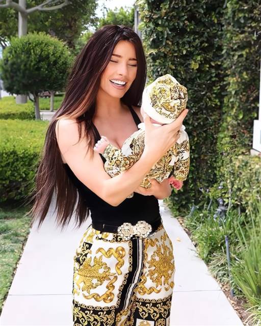 Jacqueline MacInnes Wood Shares What Makes Her First Child Truly One-of ...